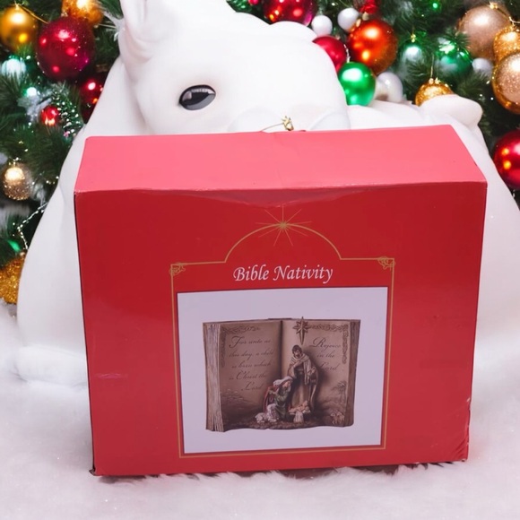 Napco | Holiday | Napco Holy Family Bible Nativity Scene Resin ...